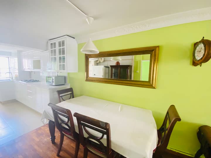 Queenstown Mrt Beautiful Whole High Floor Hdb Flat - Singapur