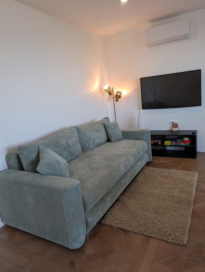 Adriatic-view Balcony · 3-bed Apartment · Malinska - Krk