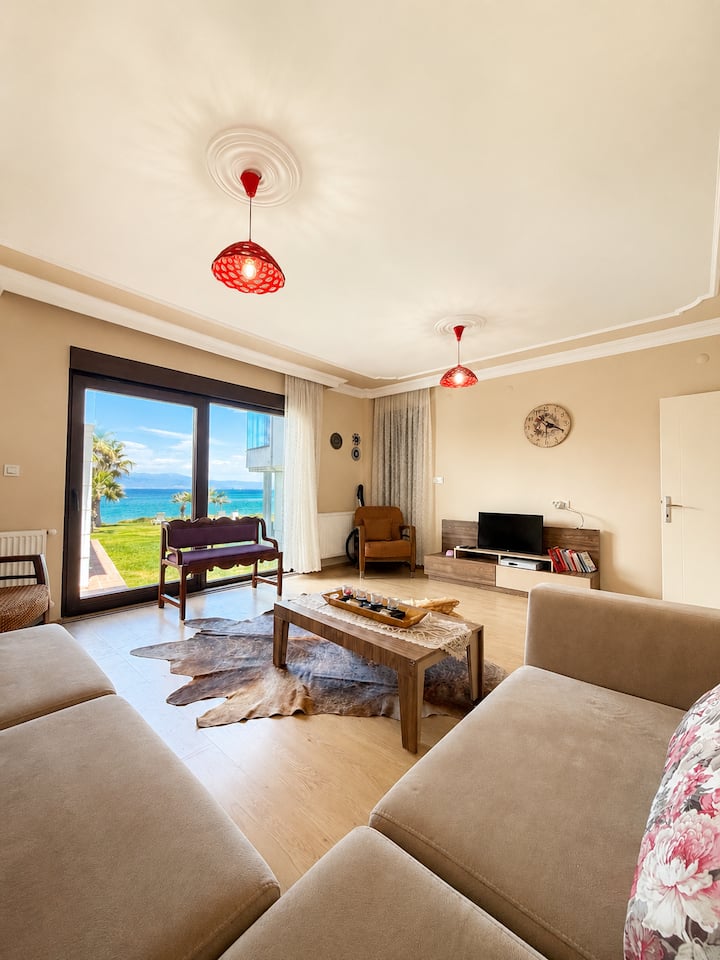 Beachfront Back Duplex 3-br In Pelitköy – Beach - Edremit