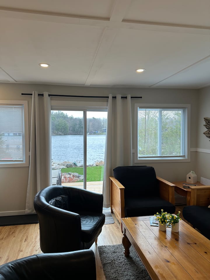 Charming Lake Muskoka Cabin, Sandy Beach & Views - Gravenhurst