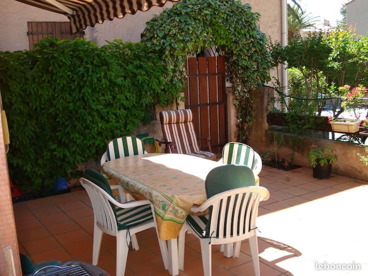 Appartement T2 35 M² Rez-de-jardin + Terrasse 35m² - La Ciotat