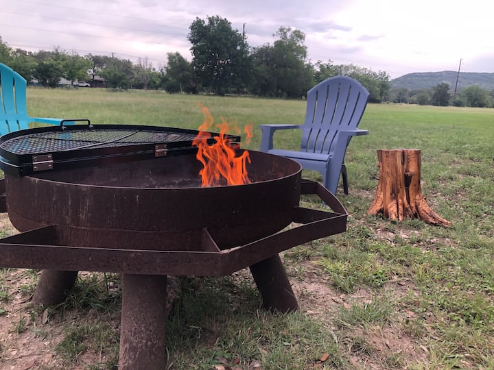 Cozy Guesthouse - Leakey, TX