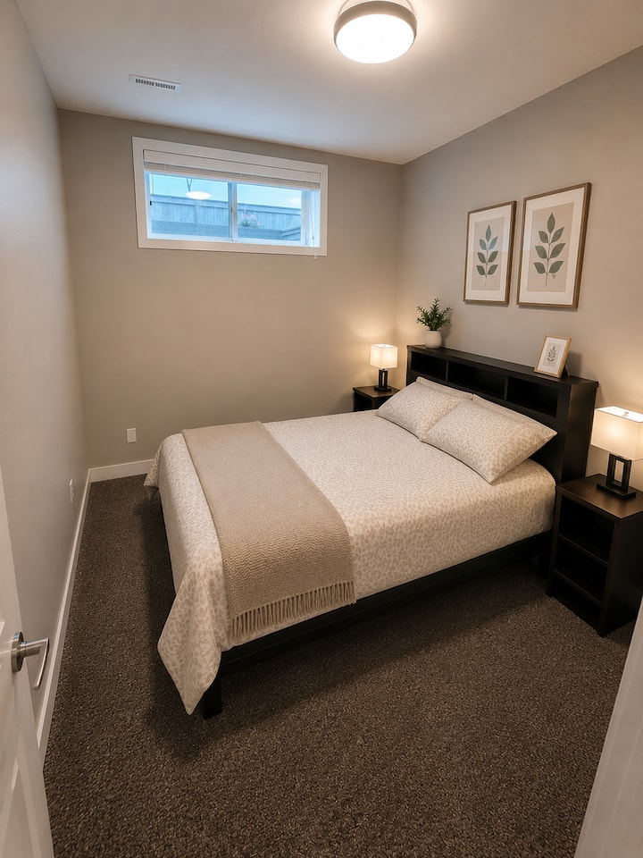 2 Bedroom Guest Suite - Near Airport - Calgary