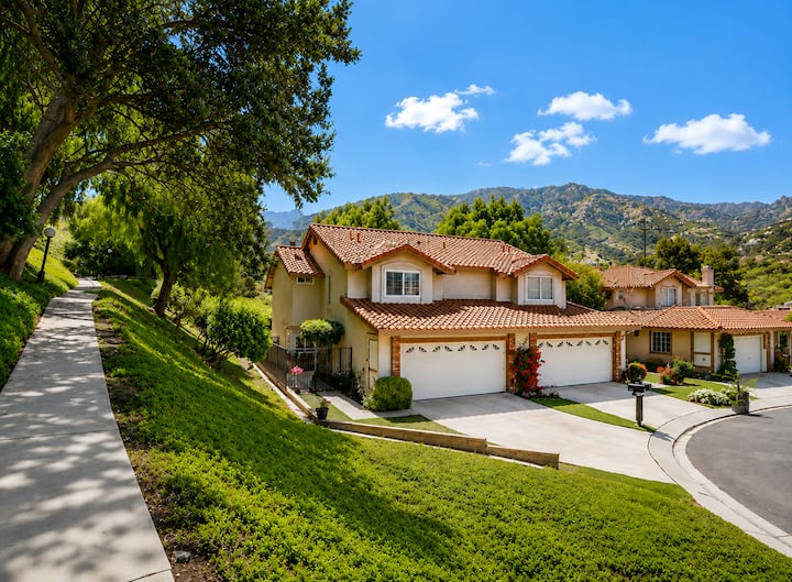 Family Furnished Retreat | Malibu & Los Angeles - Agoura Hills, CA