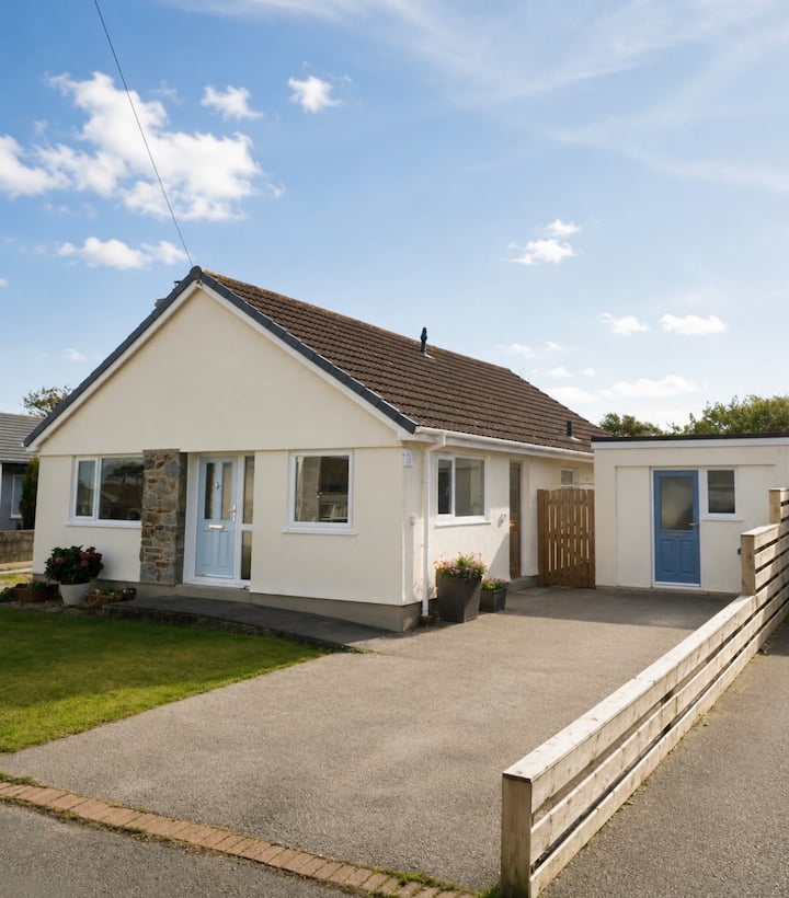 Hafan Y Fali - Anglesey Holiday Cottage - 3 Bed - Trearddur Bay