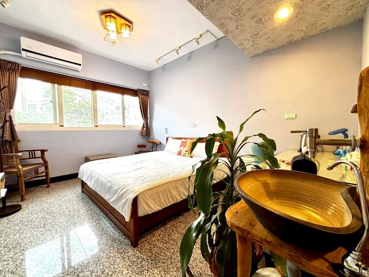 Redrock Bay Hualien, Nearby Hualien Train Station. - Hualien County