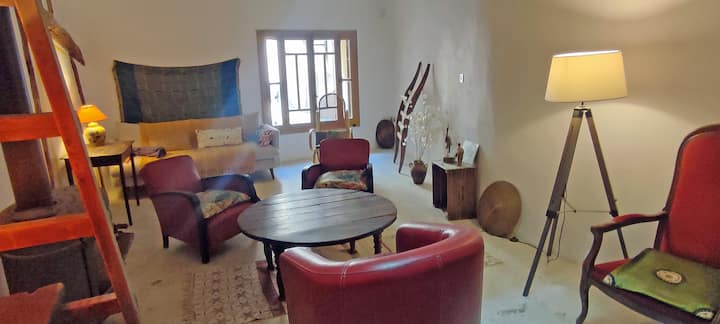 Maison Atypique Avec Terrasse Près Du Lac Salagou - Lac du Salagou