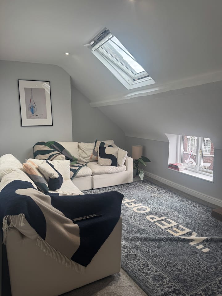 Stylish Loft Retreat In The Heart Of Tarporley - Tarporley