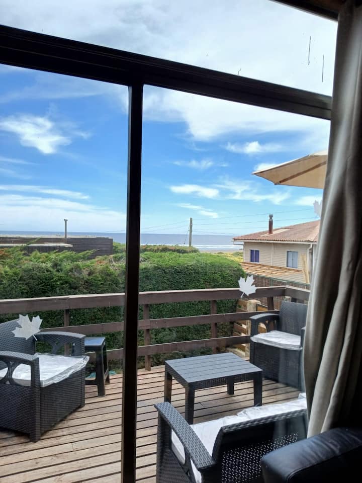 Casa Con Hermosa Vista A Pasos De La Playa - Pichilemu