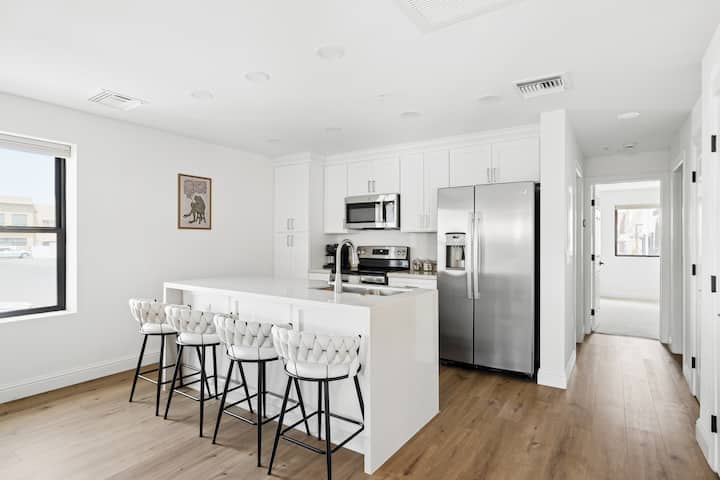 *New* Designer Suite - Villas On The Avenue - Fountain Hills, AZ