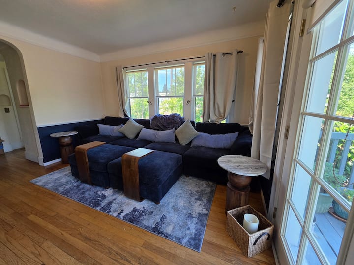 Charming Toledo Riverfront W/ Hot Tub - Lewis and Clark State Park, Toledo