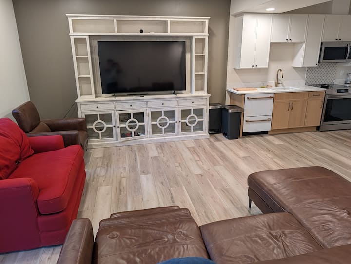 5 Person Suite Close Microsoft, Beach & Transit - Bellevue, WA