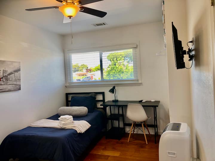 Bright Private Studio | Kitchenette + Private Bath - Castro Valley, CA