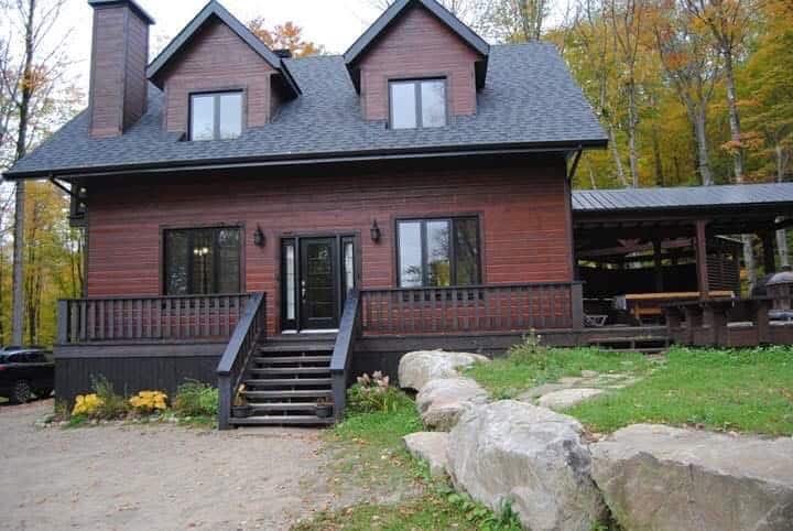 Mountain Chalet · Hot Tub · Sleeps 14 · Lake View. - Saint-Sauveur
