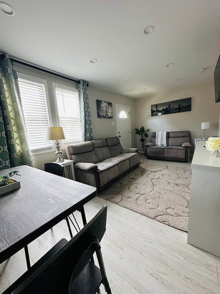 Cozy Navy Apartment - Lake County, IL