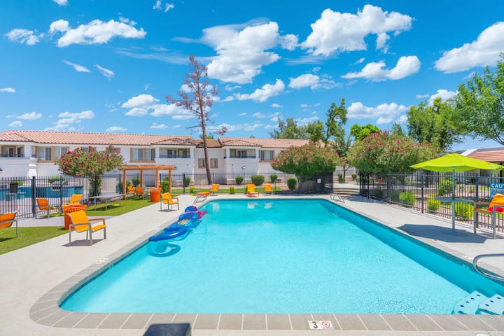 2br Modern Baseline Stay, Sleeps 4, Near Downtown - Tempe, AZ