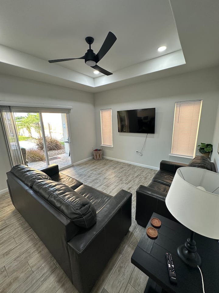 Private Pool Retreat | Sleeps 8 | Near Airport - Harlingen, TX