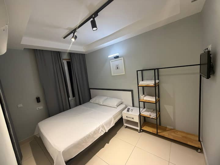 Efezade Otel 3 Kişilik Oda-1 - Antalya