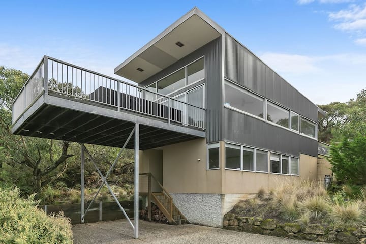Timbara Hideaway - Ocean Views - Pet Friendly - Aireys Inlet