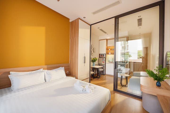 Anora/ Delighted 1bd With Pool - In-room Washer - 峴港