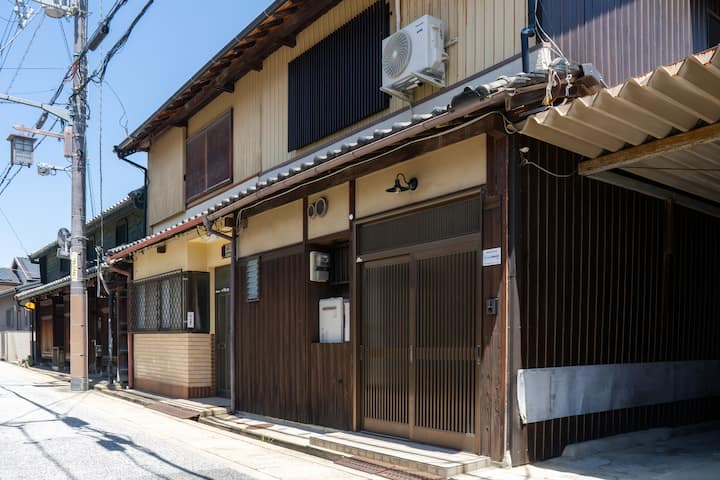 関空近い好アクセス、貝塚祭、歴史薫る貝塚寺内町でもう1泊。古民家宿「姫松庵」himematsu-an - Izumisano
