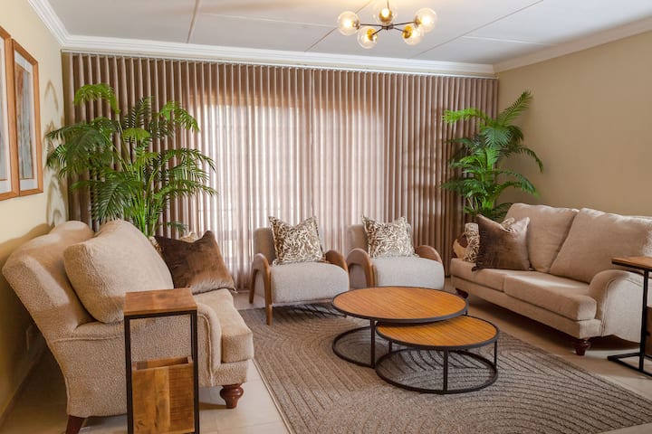 The Amaze House: A Luxury Private Villa - Polokwane