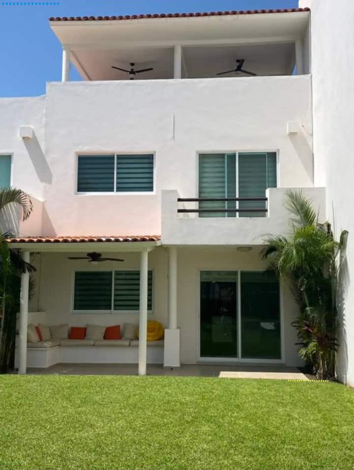 Zona Diamante Casa Súper Linda En  Acapulco - Acapulco