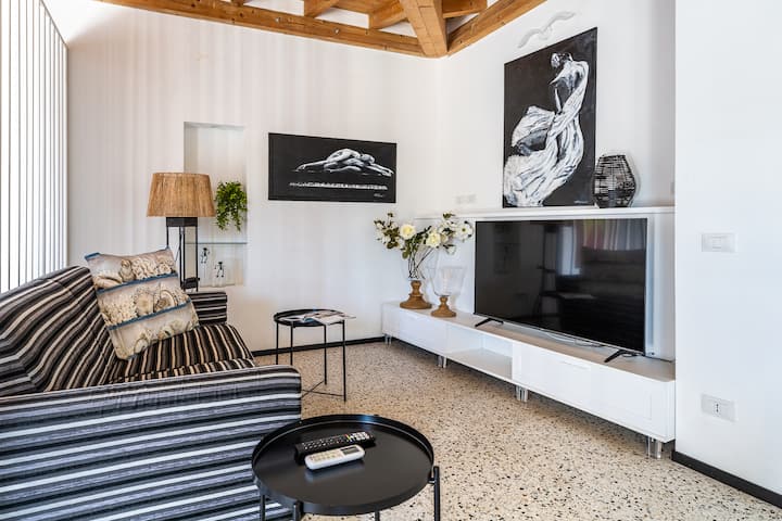 Attico Design Vista Mare, Borgo Poiolo+ Parking - San Bartolomeo al Mare