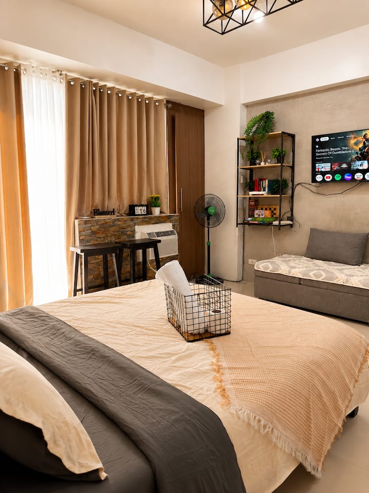 Modern Studio Across Naia T3|pool Access & Netflix - Pasay