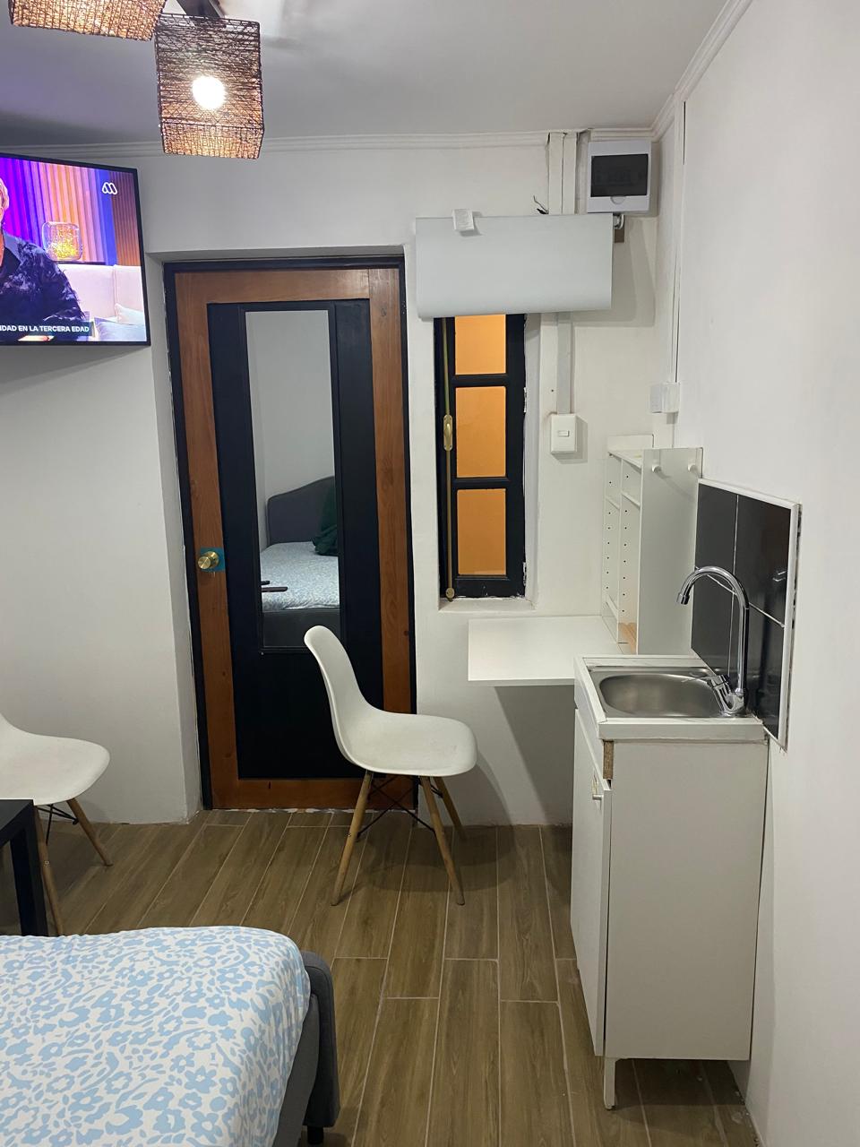 Habitación independient baño privado en m MMontt D - Casas de huéspedes ...