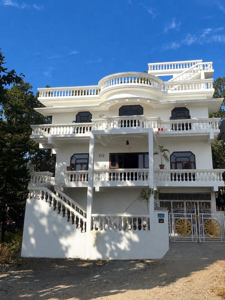 Retrova Villa | Plunge Pool | Near Rajpur Road - Dehradun