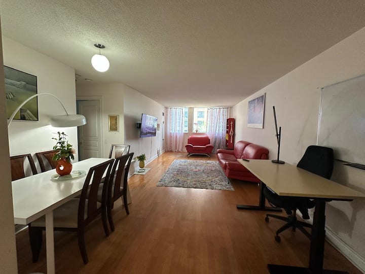 Spacious Two-bedroom Apartment - Toronto