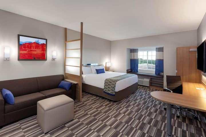 Microtel Cstat | King Studio | Texas A&m Close - College Station, TX