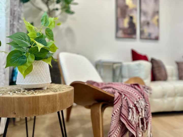 Family Oc Retreat | Luxury Modern | - Garden Grove, CA