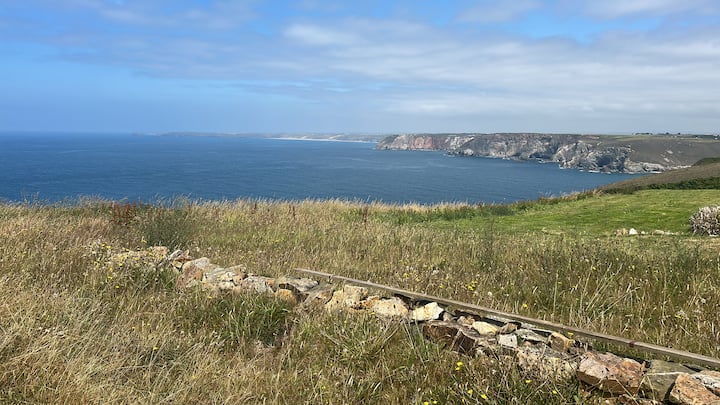 Clifftop Getaway With Panoramic Sea View - St Agnes