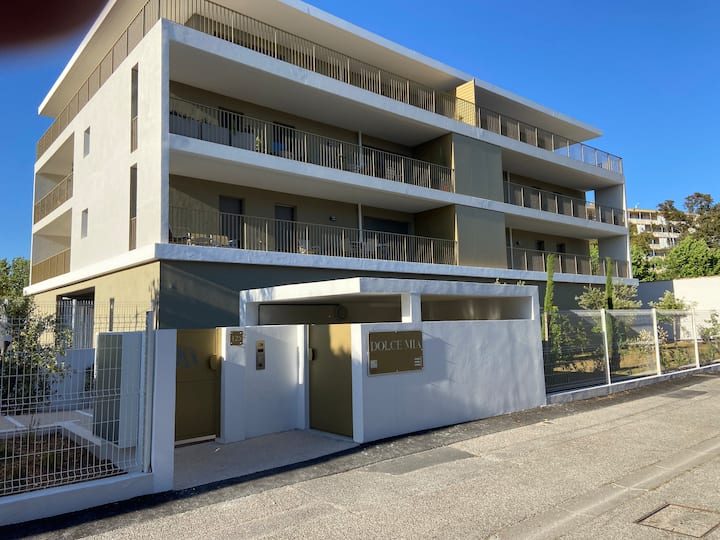 Appartement Neuf Cosy 200m De La Plage Avec Garage - Fréjus