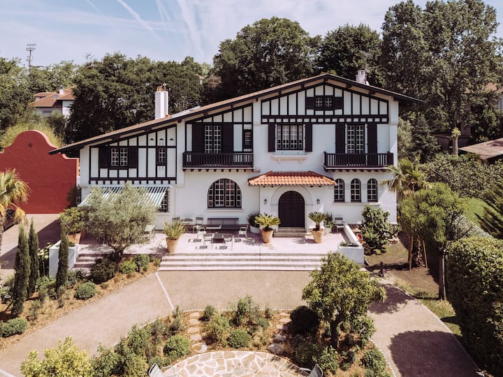 Villa Dexception à Biarritz - Parc & Piscine - Biarritz