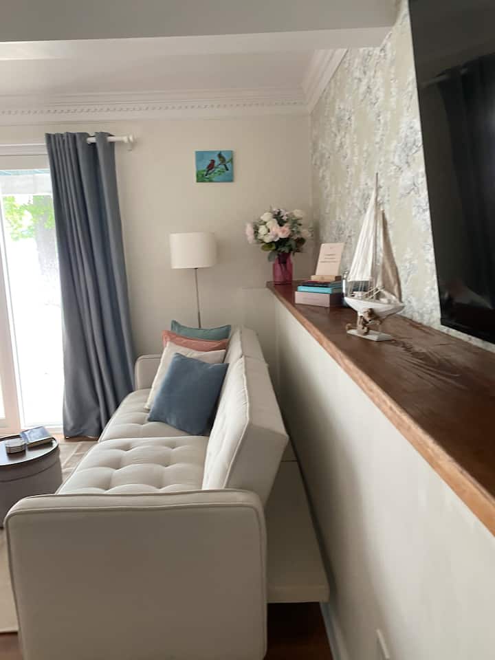 Lakefront Suite On Lake Quinsigamond • U Mass - Shrewsbury, MA