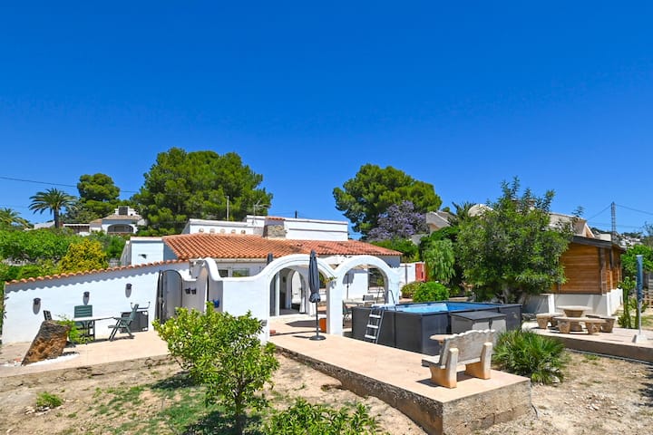 Maison De Vacances Et Gîte Avec Piscine Et Vue - Calp