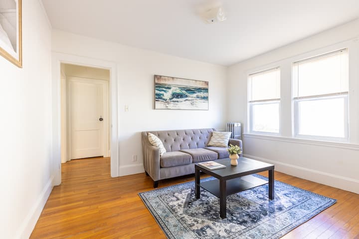 Stylish Private Large Sunny Room In Boston#1 (New) - Newton, MA