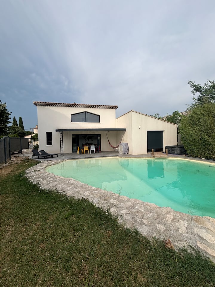 Villa Vacances - Marseille Provence Airport (MRS)