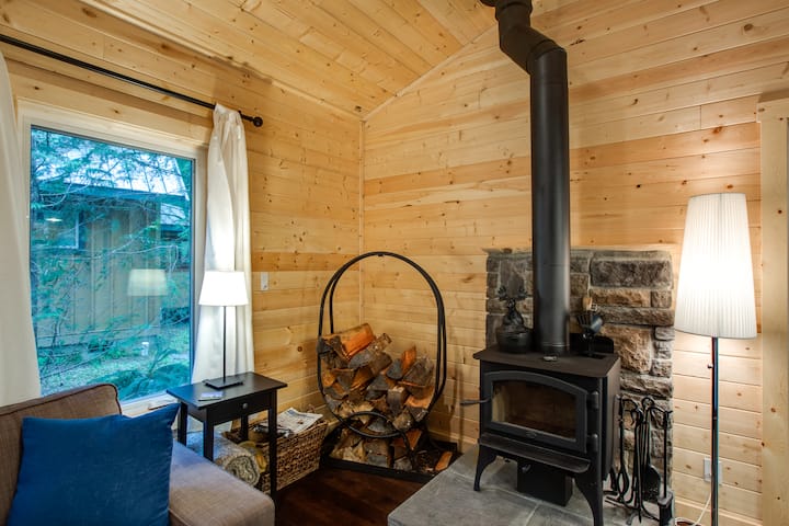 Mountain House Cabin– Baker Cabin With Wood Stove - Glacier, WA
