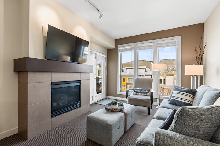Lakeside Condo W/hot Tub, Pool, Pet-friendly - Vernon