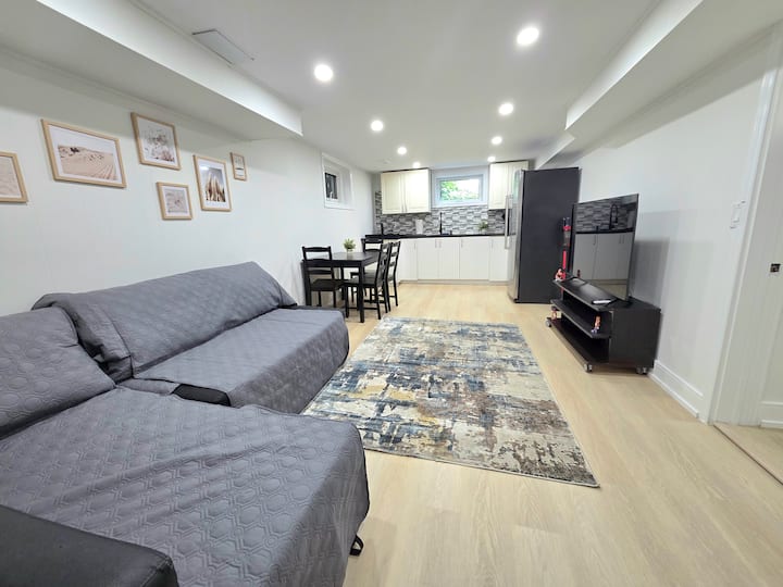 Renovated 1-bedroom 1-bath, Queen Bed Yong & Finch - Toronto