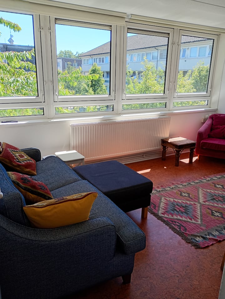 Green Location Minutes From Finsbury Park Station - Central London