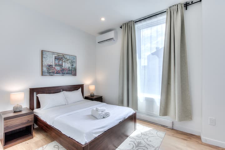 Central Mtl Room & Private Shower - Montreal