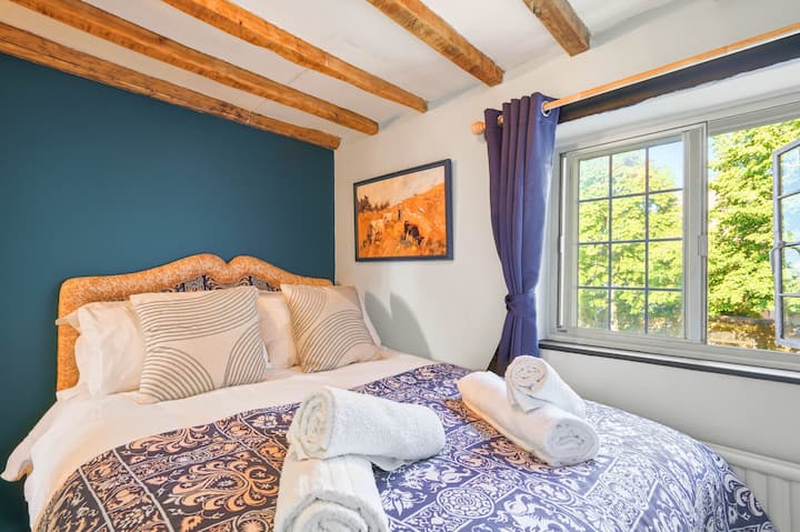 Cotswolds High Street Cottage | Sleeps 9 - Stow-on-the-Wold
