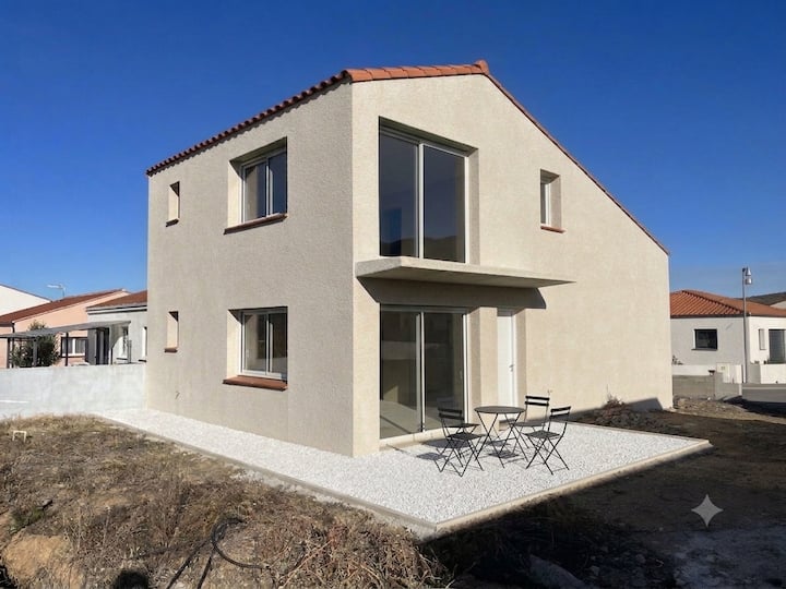 Logement Privée Au Rez-de-chaussée D'une Maison. - Vinça