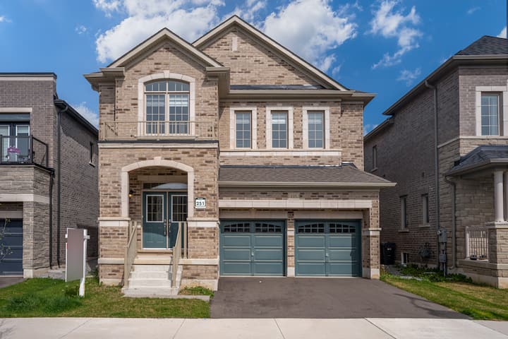 Modern 2br Basement Suite | 2 Baths | Parking - Burlington