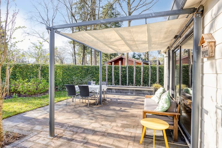Chalet Op De Veluwe + Open Lucht Verwarmd Zwembad - Veenendaal